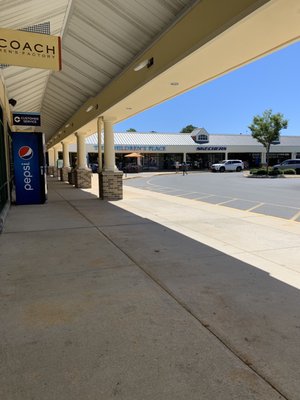 OUTLETS OCEAN CITY - Updated April 2025 - 17 Photos & 11 Reviews ...