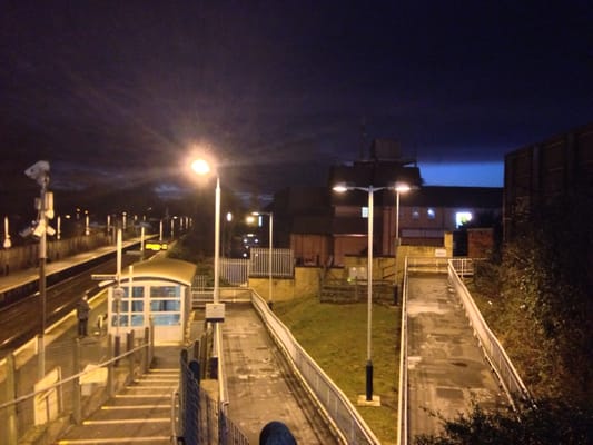 CROSSMYLOOF TRAIN STATION - Moss Side Road, Glasgow, United Kingdom - Yelp