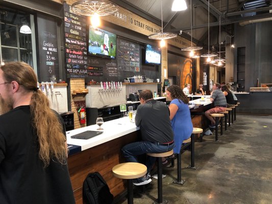 SINGLESPEED BREWING - 181 Photos & 161 Reviews - 325 Commercial St ...