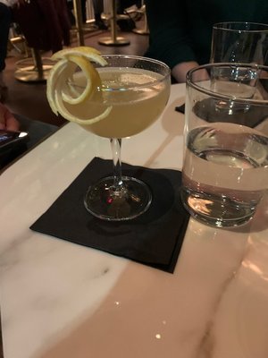 LOBBY LOUNGE & BAR AT THE RITZ CARLTON - Updated October 2025 - 25 W ...