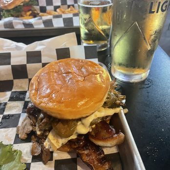 THE STADIUM SMOKEHOUSE BAR AND GRILL - Updated October 2025 - 24 Photos ...