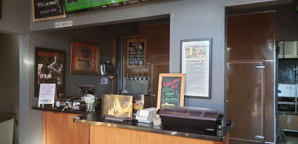 THE LAST ROUND TAVERN - Updated June 2024 - 219 Photos & 153 Reviews ...