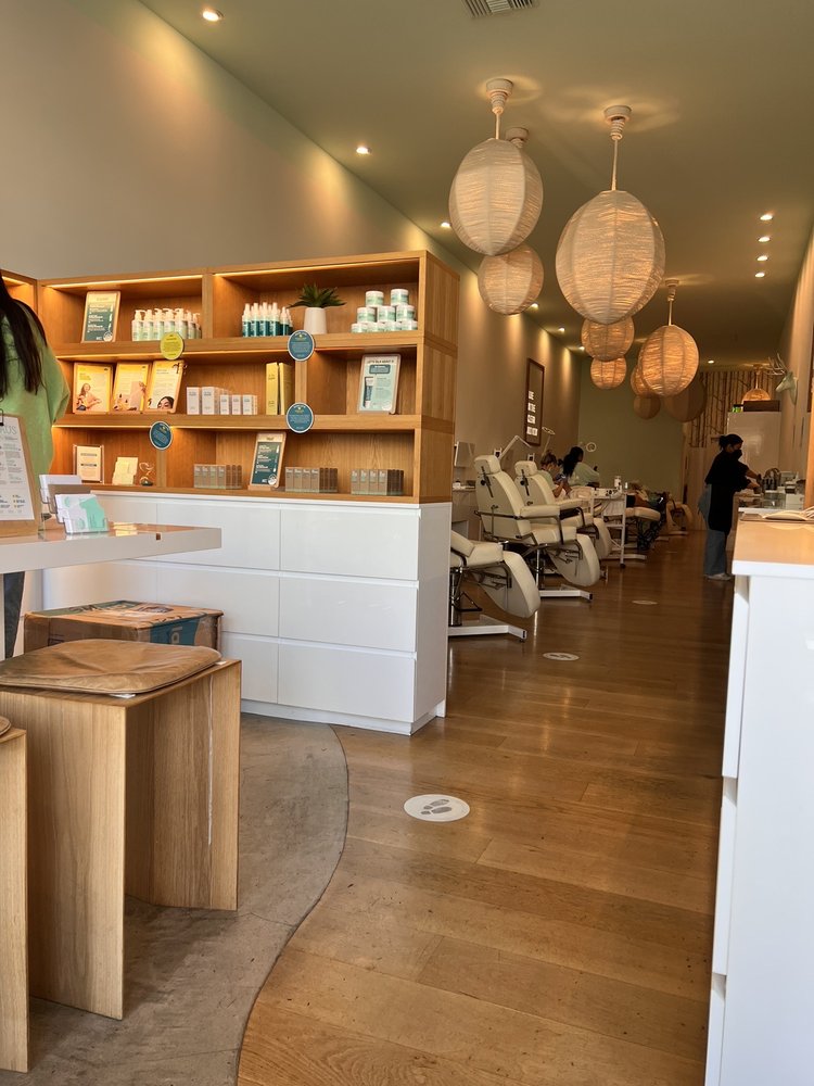 FACE HAUS - Updated December 2025 - 35 Photos & 121 Reviews - 1426 ...