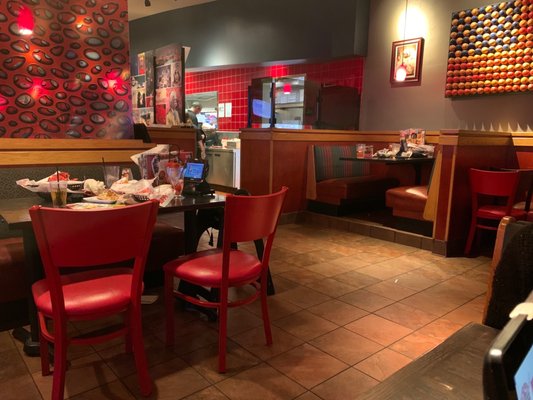 RED ROBIN GOURMET BURGERS AND BREWS - 309 Photos & 439 Reviews - 26522 ...