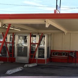 MUGS UP DRIVE IN - Updated July 2025 - 48 Photos & 116 Reviews - 700 E ...