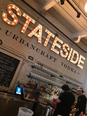 STATESIDE VODKA BAR - 190 Photos & 83 Reviews - 1700 North Hancock St ...