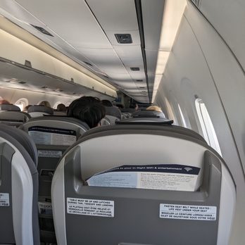 PORTER AIRLINES - Updated August 2025 - 145 Photos & 483 Reviews - 2 ...