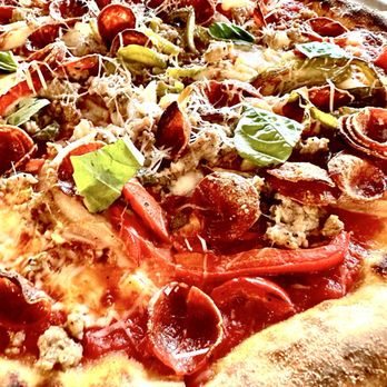 FLOZA CRAFT PIZZA - Updated December 2025 - 25 Photos & 49 Reviews ...