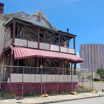 JACKSON ROOMING HOUSE - Updated November 2025 - 34 Photos - 851 Zack St ...