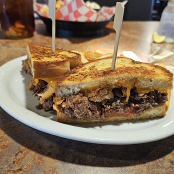 HUCKLEBERRY’S BREAKFAST & LUNCH - Updated July 2025 - 148 Photos & 99 ...