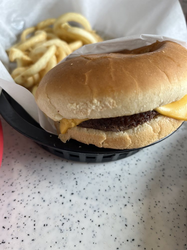 HURRICANE’S RESTAURANT & DRIVE-IN - Updated December 2025 - 152 Photos ...