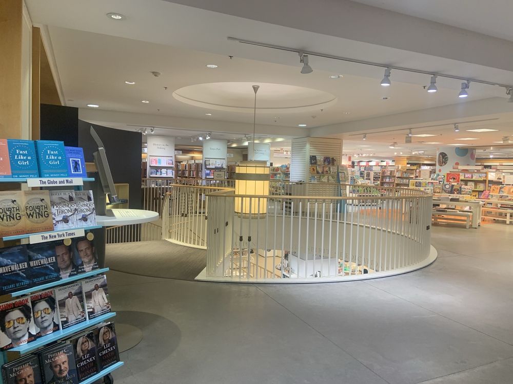 INDIGO - Updated December 2024 - 21 Photos & 40 Reviews - 2300 Yonge St ...