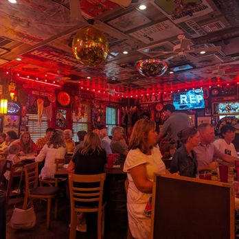 THE RED BAR - Updated June 2024 - 650 Photos & 973 Reviews - 70 Hotz ...