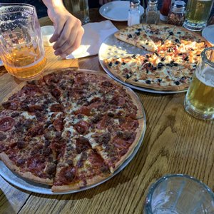 OUTLAW’S PIZZA - 26 Photos & 76 Reviews - 906 Scott St, Gardiner ...