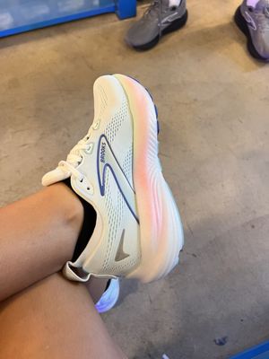 ROAD RUNNER SPORTS - Updated January 2026 - 56 Photos & 307 Reviews ...