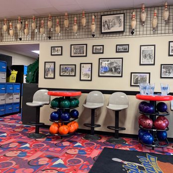 MAPLE LANES - Updated November 2025 - 24 Photos - 2608 University Ave ...