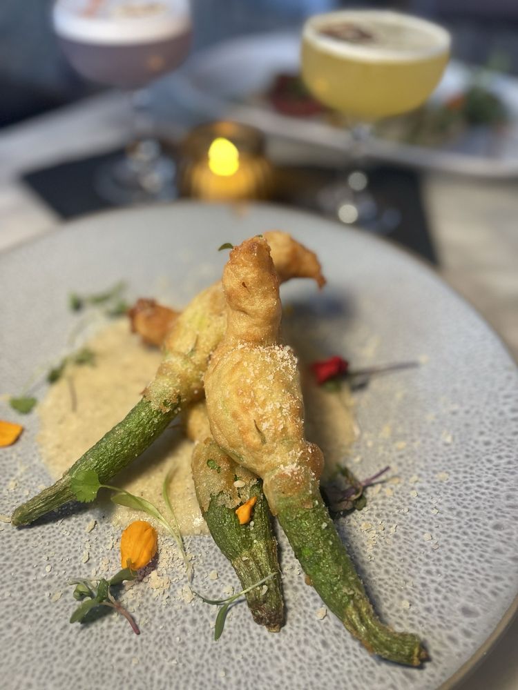 ROMAN WOLVES - Updated July 2024 - 300 Photos & 222 Reviews - 1980 ...