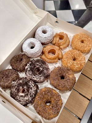 ROLLING PIN DONUTS - Updated December 2024 - 137 Photos & 50 Reviews ...