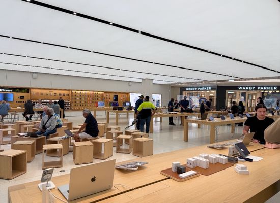 APPLE THE FASHION MALL AT KEYSTONE - Updated December 2025 - 71 Photos ...