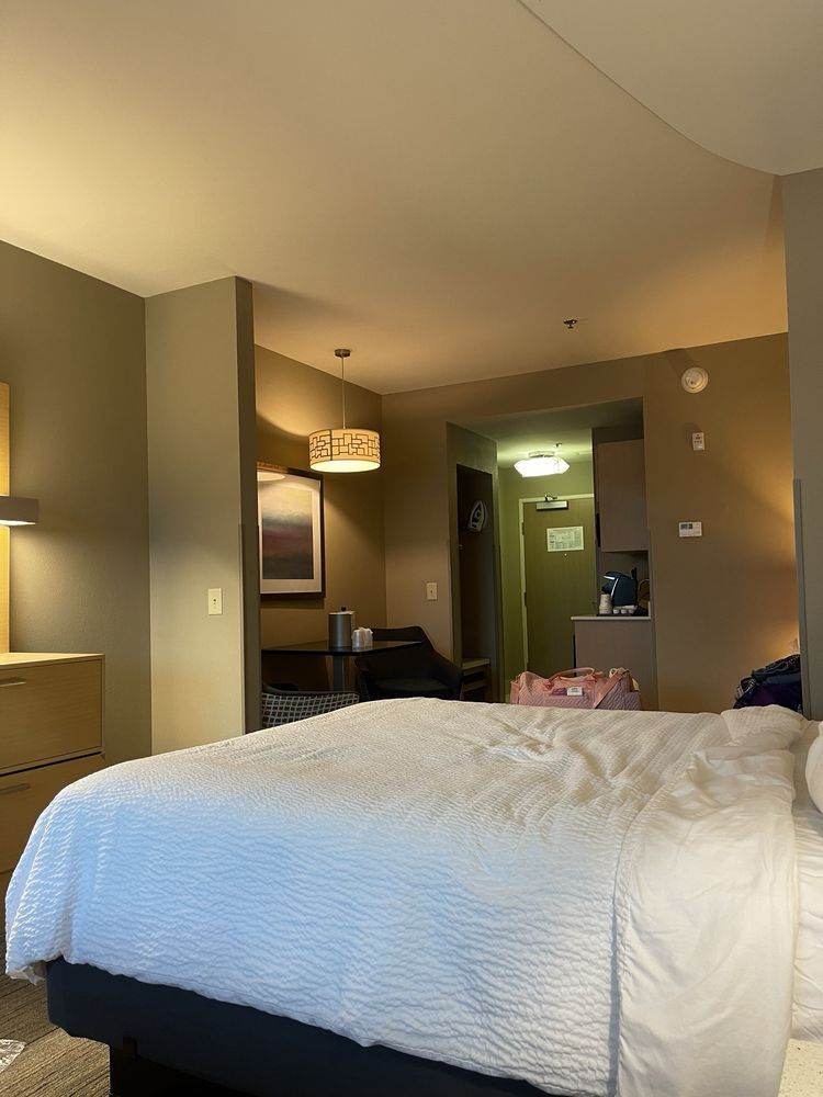 HOLIDAY INN EXPRESS & SUITES WARNER ROBINS NORTH WEST - Updated October ...