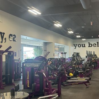 PLANET FITNESS - Updated July 2024 - 28 Photos & 15 Reviews - 12050 ...