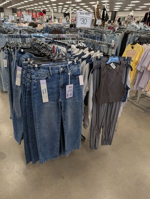 URBAN BEHAVIOR - Updated December 2025 - 10 Photos - 875 St James ...