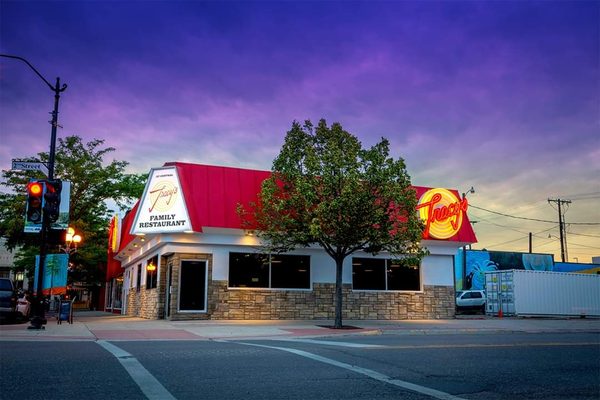 Tracy’s Family Restaurant - Takeout & Delivery - 172 Photos & 61 ...