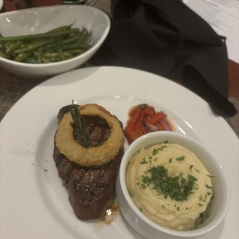 AUGUSTINO’S ITALIAN EATERY AND PRIME STEAKS - Updated December 2025 ...