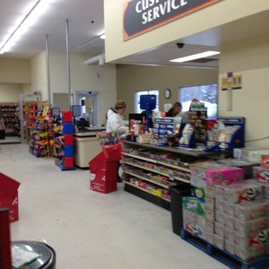 CLOVERLEAF GROCERY - 5970 Highway 11/71, Emo, Ontario - Pizza ...