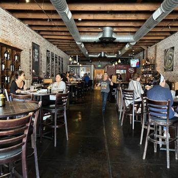 TWISTED VINE - Updated July 2025 - 1207 Photos & 1327 Reviews - 127 W ...