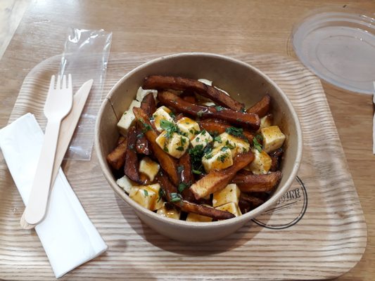 MAISON DE LA POUTINE - Updated April 2026 - 22 Photos & 12 Reviews - 11 ...