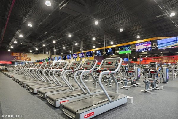 CRUNCH FITNESS - SUNRISE - Updated November 2025 - 72 Photos & 23 ...