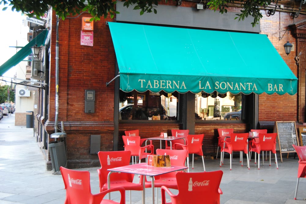 LA SONANTA - Plaza de Chapina, Côtes-d'Armor, Sevilla, Spain ...