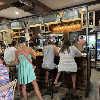 THE HEN AND THE HOG - Updated July 2024 - 219 Photos & 245 Reviews ...