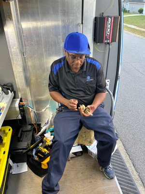 WORLD LOCKSMITH & ROADSIDE ASSISTANCE - Updated October 2025 - 24 ...