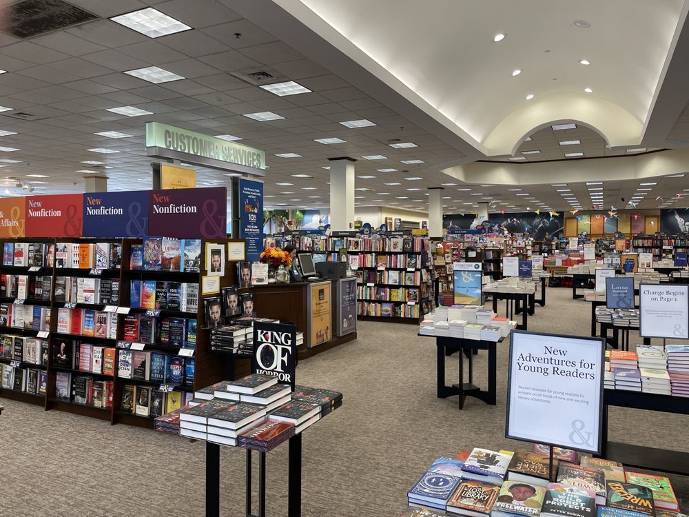 BARNES & NOBLE - Updated January 2026 - 37 Photos & 48 Reviews - 23654 ...