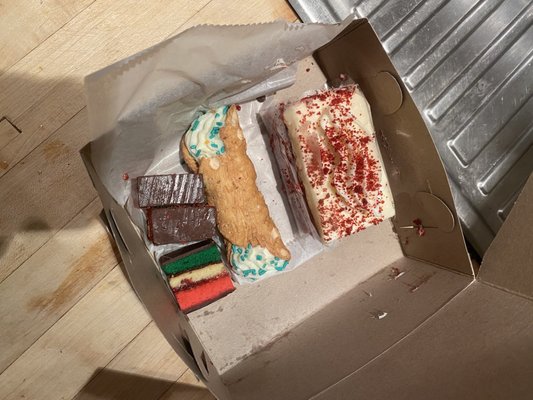 ZEPPIERI & SONS BAKERY - Updated May 2024 - 93 Photos & 125 Reviews ...