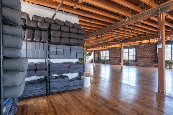 HAUM - Updated July 2025 - 24 Photos & 18 Reviews - 2973 16th St, San ...