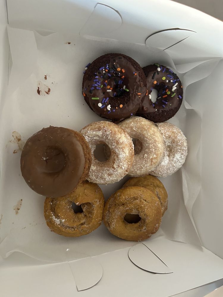 FAT KID CAKE COMPANY - Updated September 2025 - 371 W Main St, Kuna ...