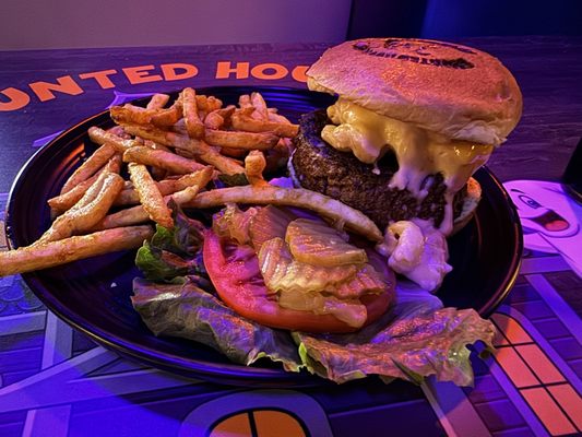 HAUNTED HOUSE OF HAMBURGERS - Updated June 2025 - 718 Photos & 421 ...