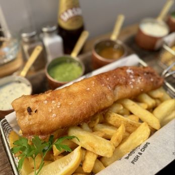 THE MAYFAIR CHIPPY - Updated January 2025 - 990 Photos & 596 Reviews ...