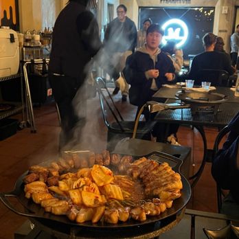 MUN PATIO - Updated August 2024 - 165 Photos & 63 Reviews - 3519 W 6th ...