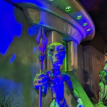 BOWLIN’S THE THING TRAVEL CENTER - Updated December 2025 - 648 Photos ...