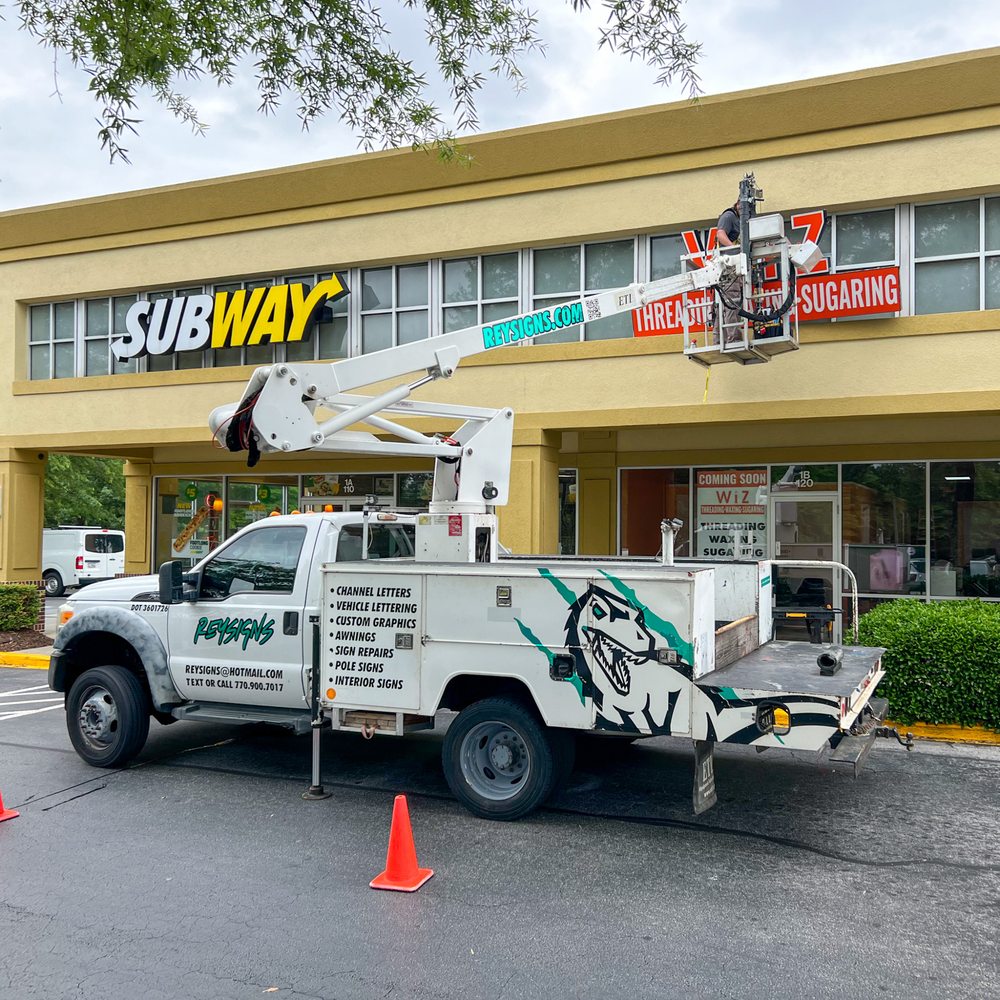 REY SIGNS - Updated December 2025 - 86 Photos - 332 Swanson Dr ...