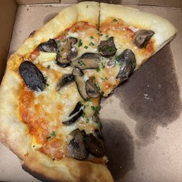 UPPER CRUST WOOD FIRED PIZZA - Updated October 2025 - 389 Photos & 323 ...