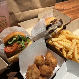 SHAKE SHACK - Updated October 2025 - 24 Photos & 39 Reviews - 3734 W ...
