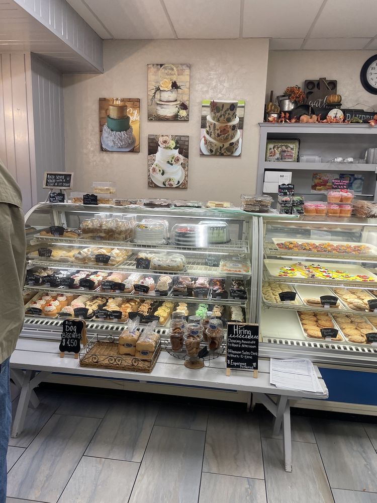 SIMPLE SIMON BAKERY - Updated September 2024 - 21 Photos & 39 Reviews ...