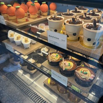 DAAN GO CAKE LAB - Updated October 2024 - 293 Photos & 42 Reviews ...