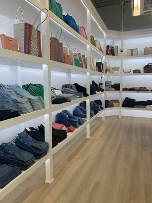 BRAND BAR - Updated January 2026 - 13 Photos - 8420 Transit Rd ...