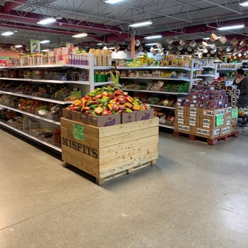 FREESTONE - Updated January 2026 - 27 Photos - 2828 32 Avenue NE ...